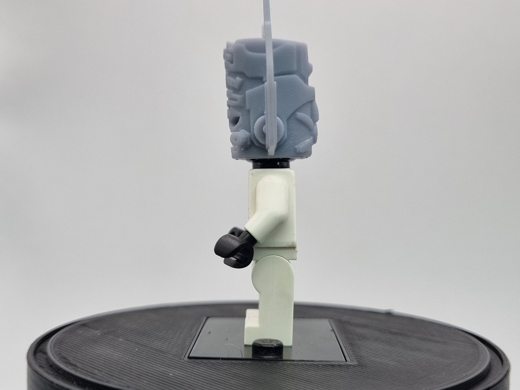 Buidling toy world eater helmet! – Limitless Minifigures