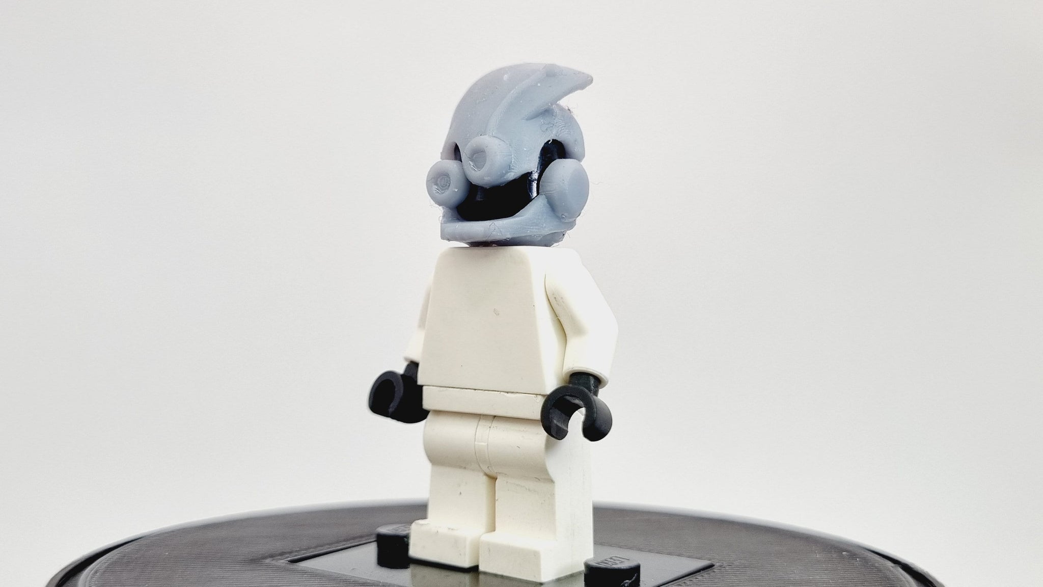 Building toy time traveller minion armor set! – Limitless Minifigures